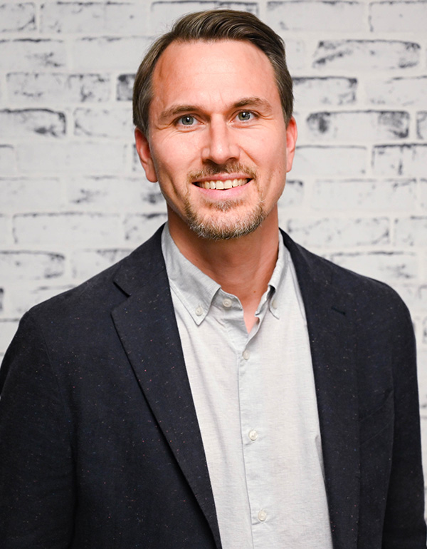 Speakers - International Cannabis Business Conference